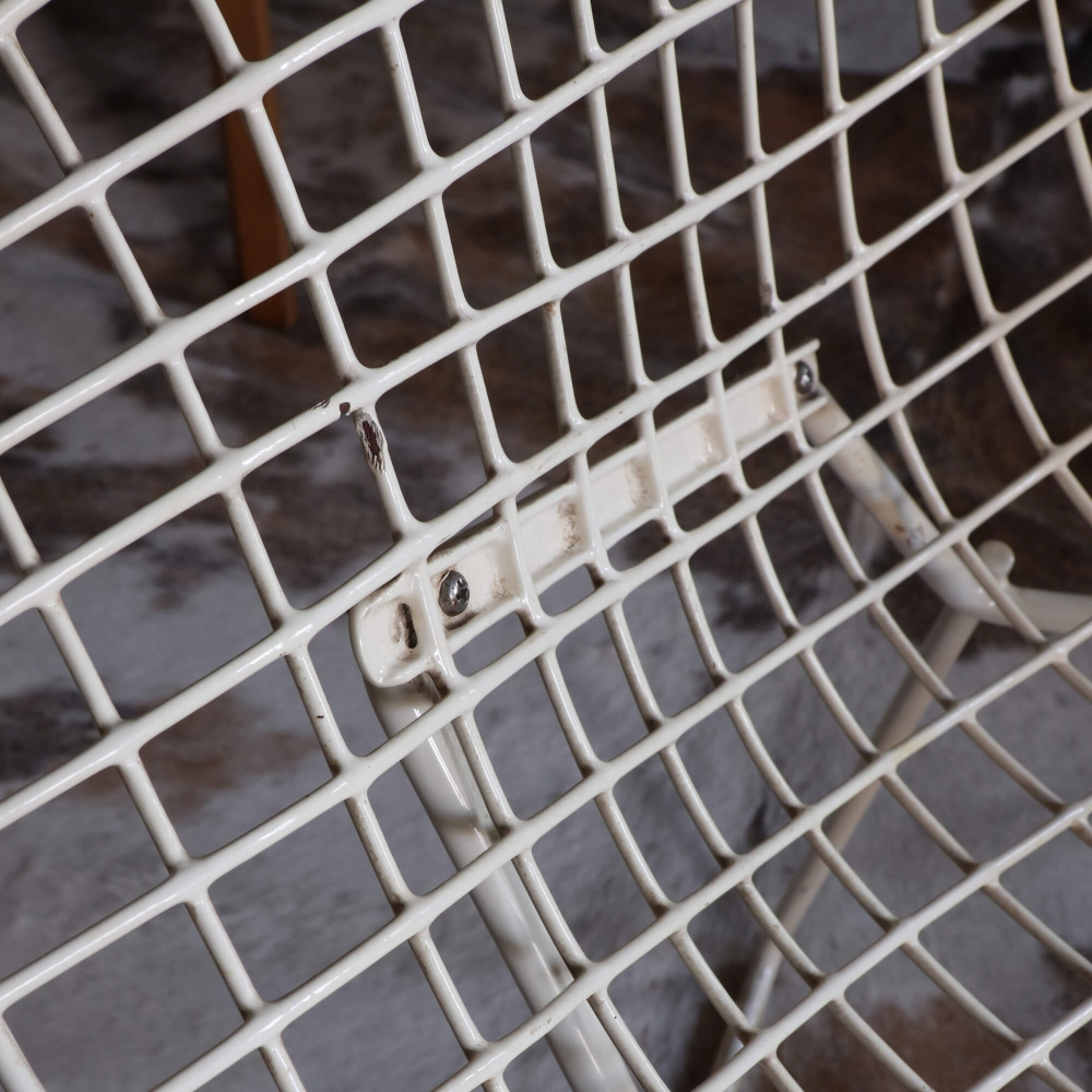 Harry Bertoia / Knoll / Small Diamond Chair / White - organ Harry Bertoia / Knoll / Small Diamond Chair / White - organ